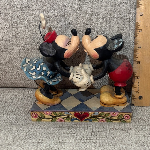 Disney | Accents | Disney Mickey And Minnie Kissing Figurine Red Blue ...